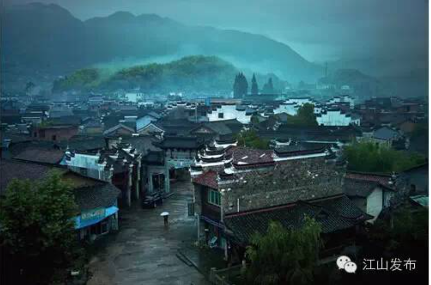 来江山市廿八都古镇逛民俗大庙会